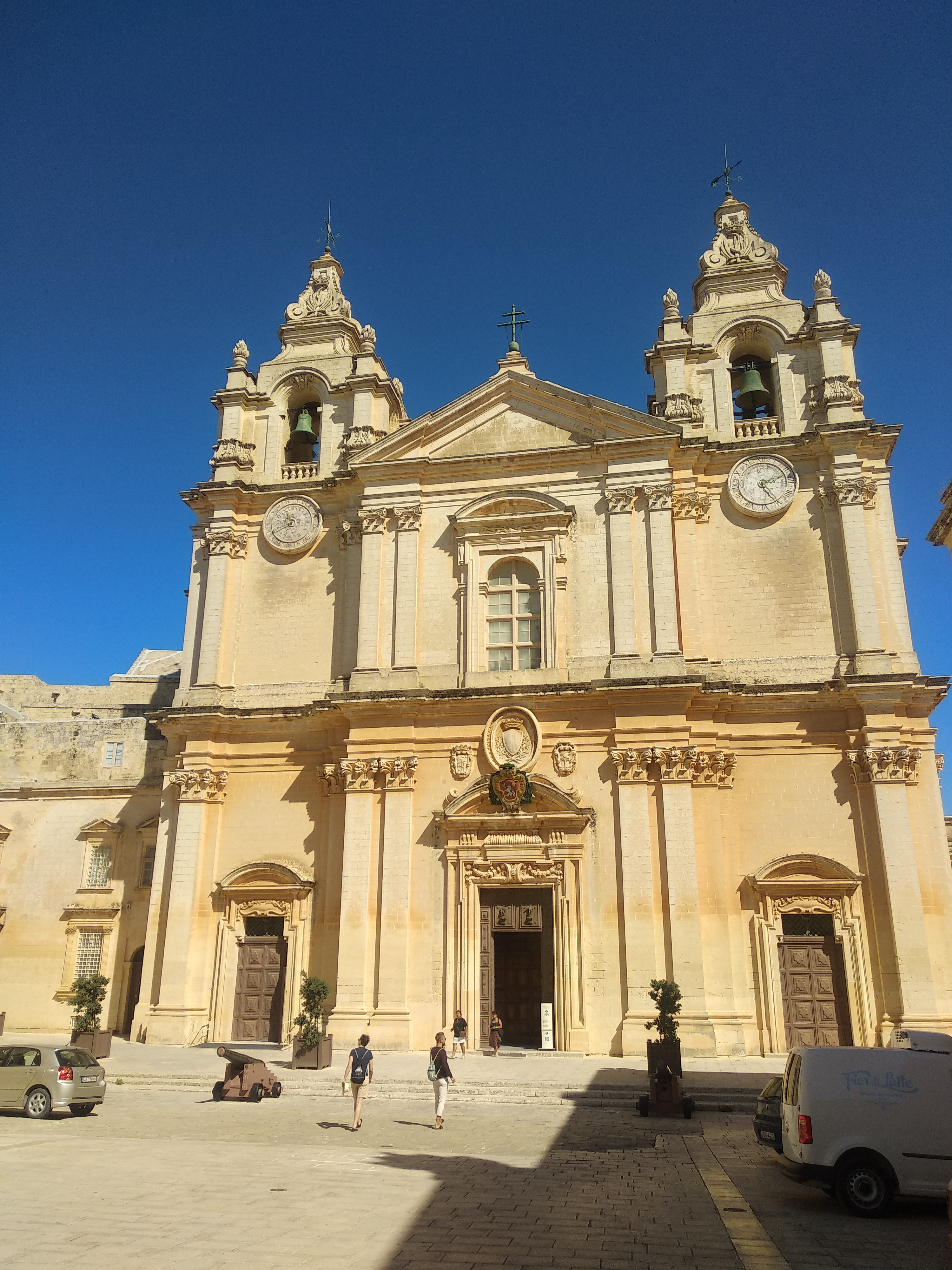 Walk in the fortified old town of Mdina - live online tour from Mdina