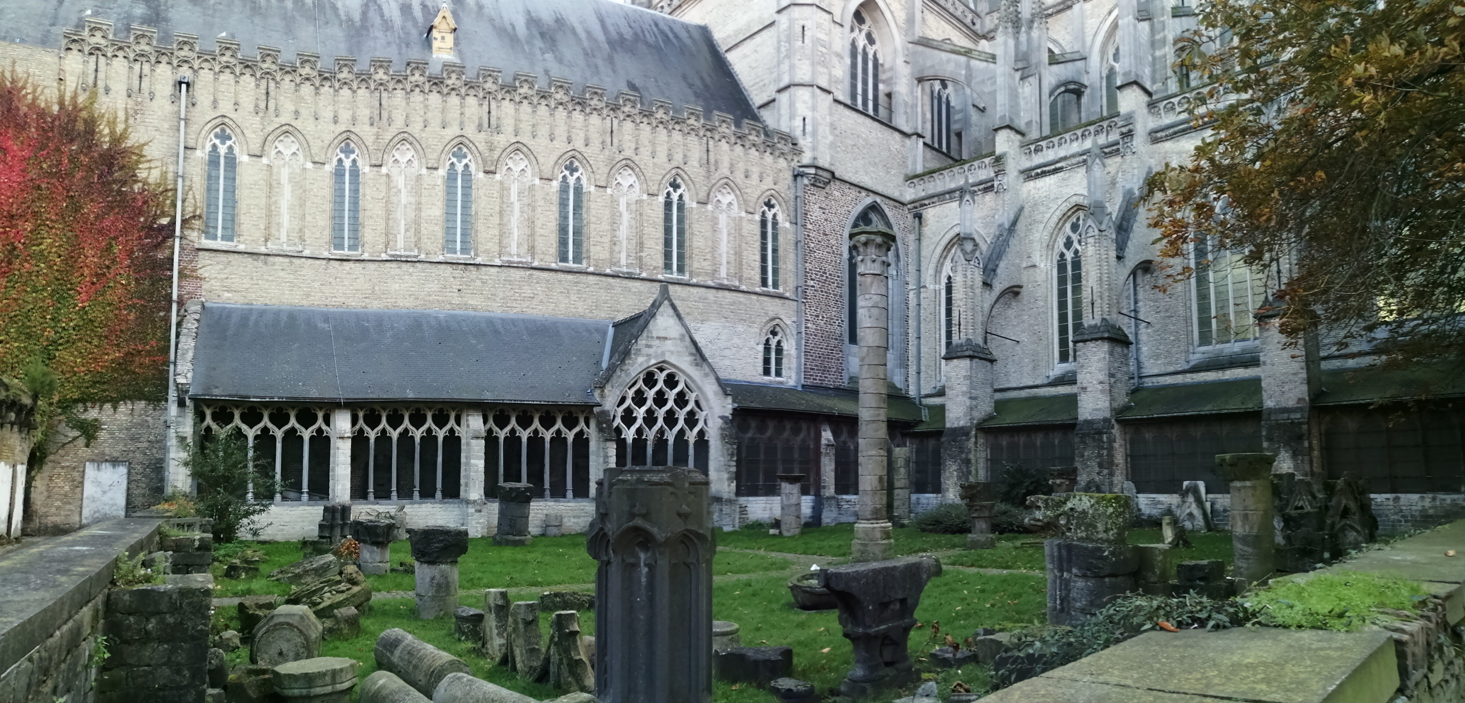 Walk Through the City Centre of Ypres - live online tour from Ypres