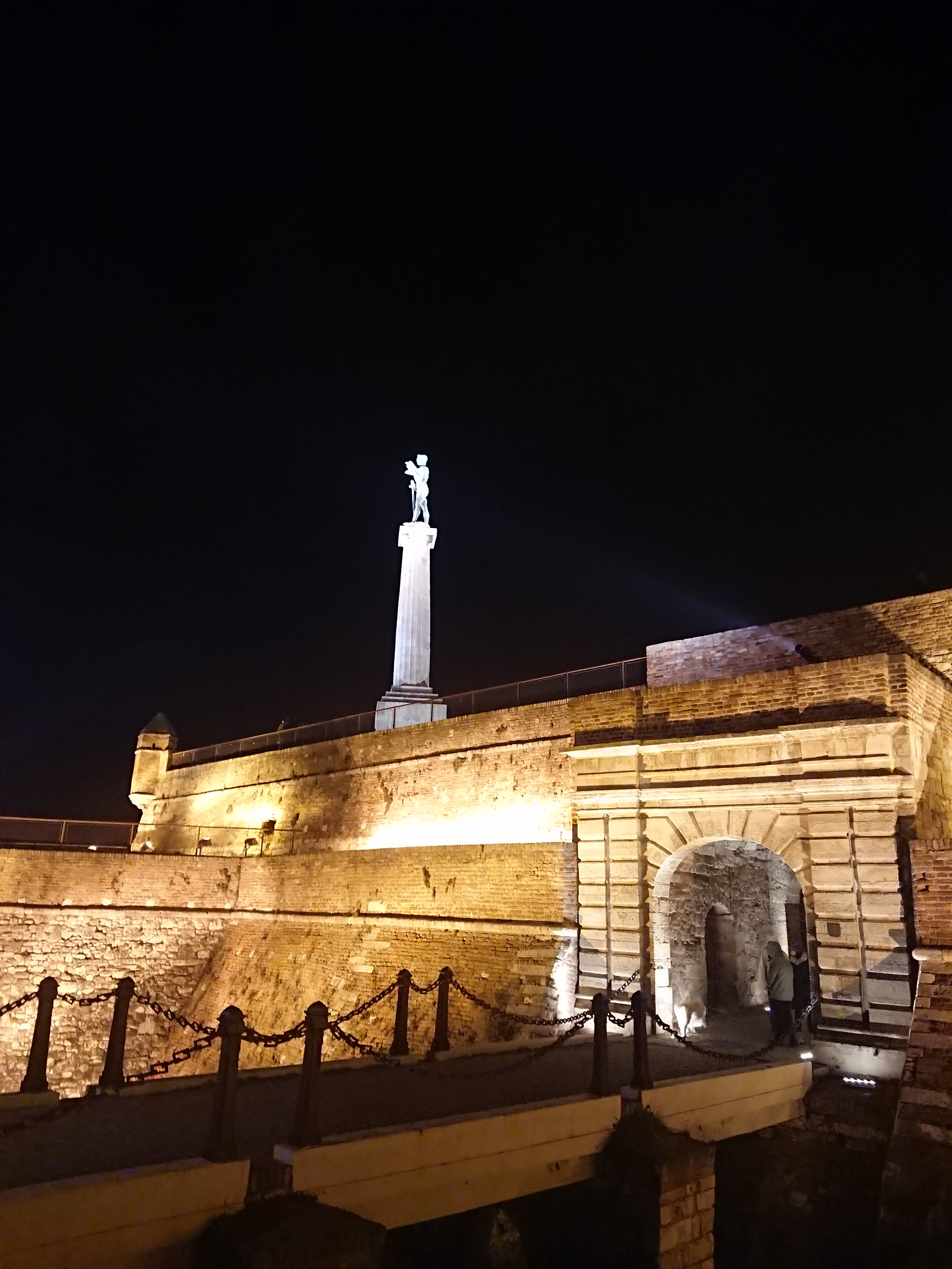 Walking tour of Kalemegdan Fortress - live online tour from Belgrade
