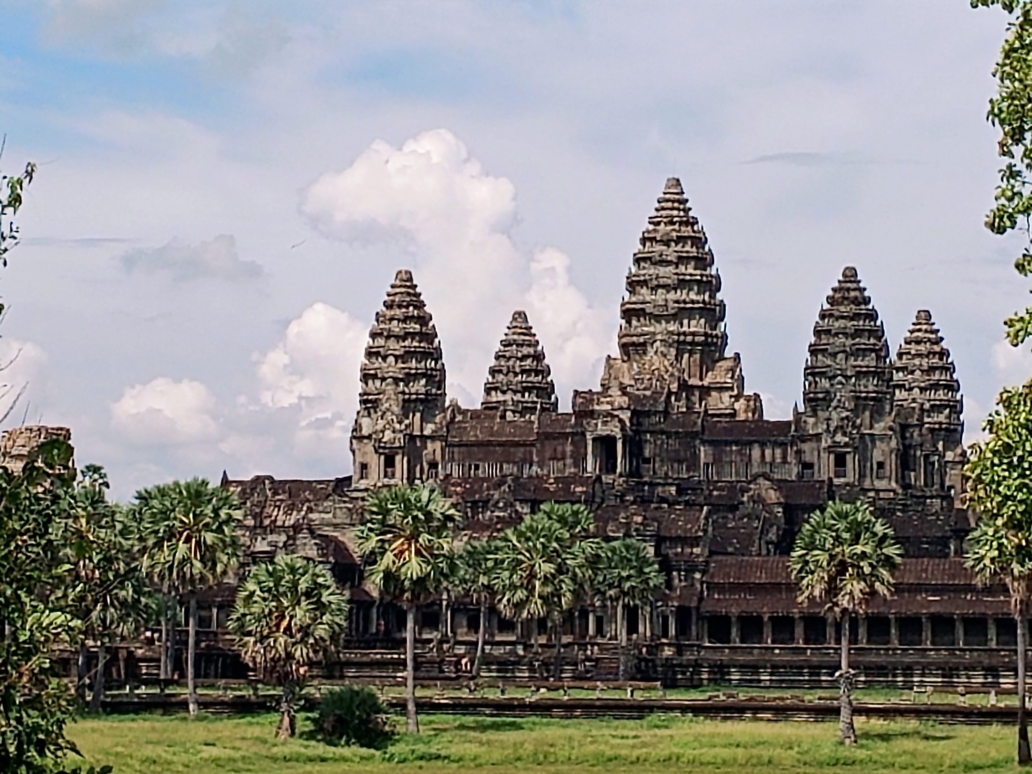 Walk Through Angkor Wat's marvellous architecture - live online tour ...