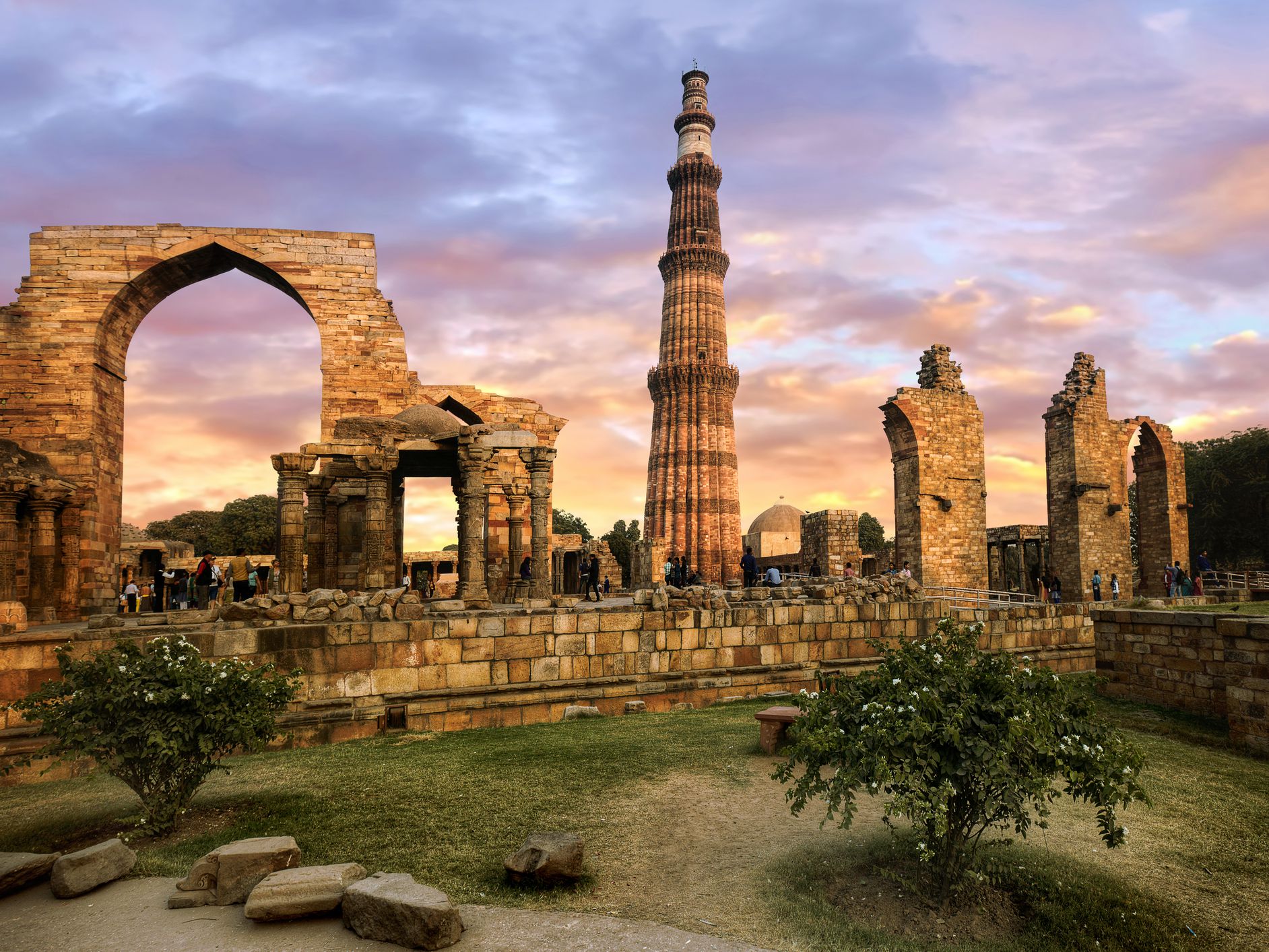 Walk in the Iconic Qutub Minar complex - live online tour from Delhi