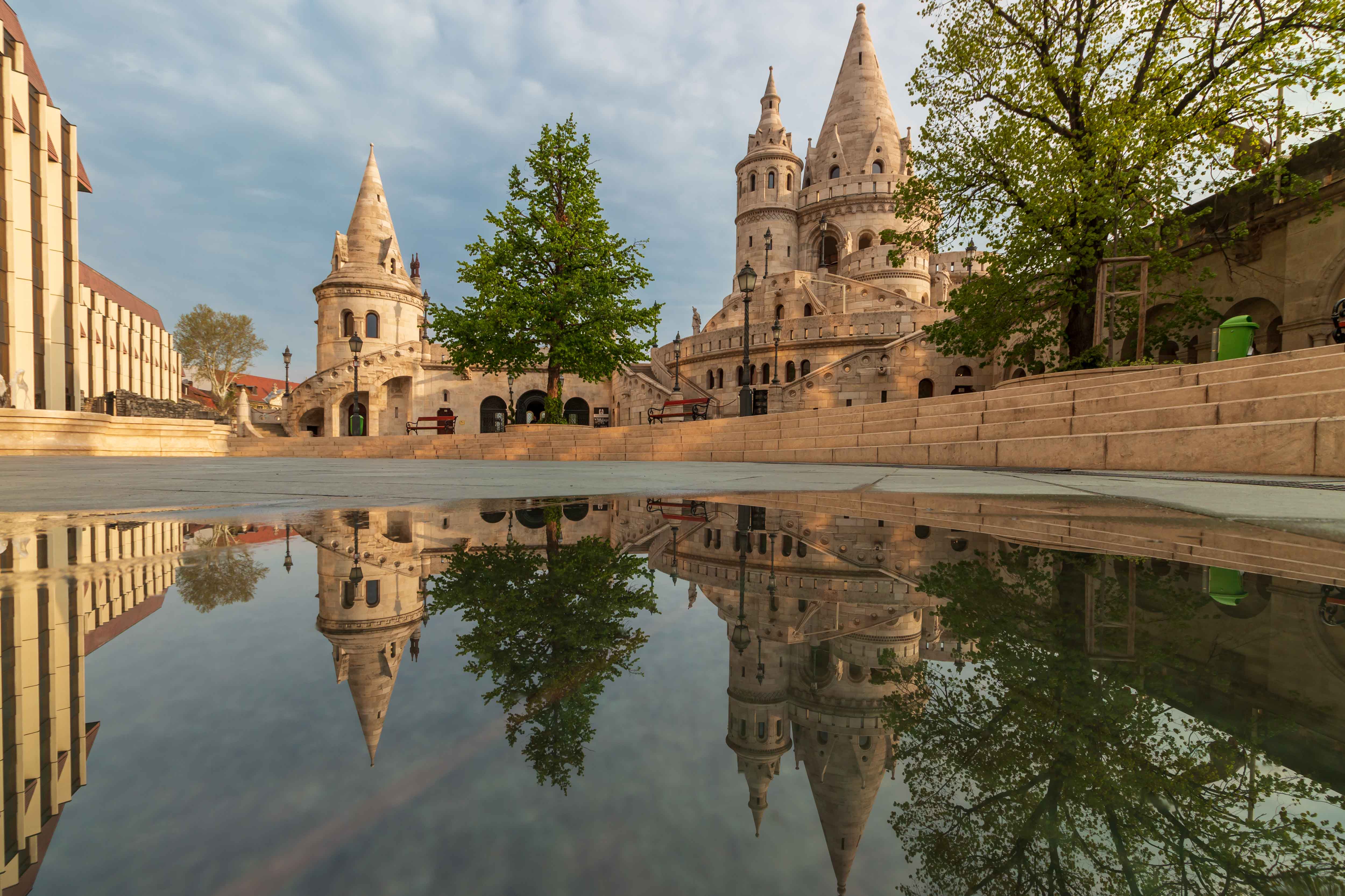 Walk through the highlights of Buda Castle District - live online tour ...