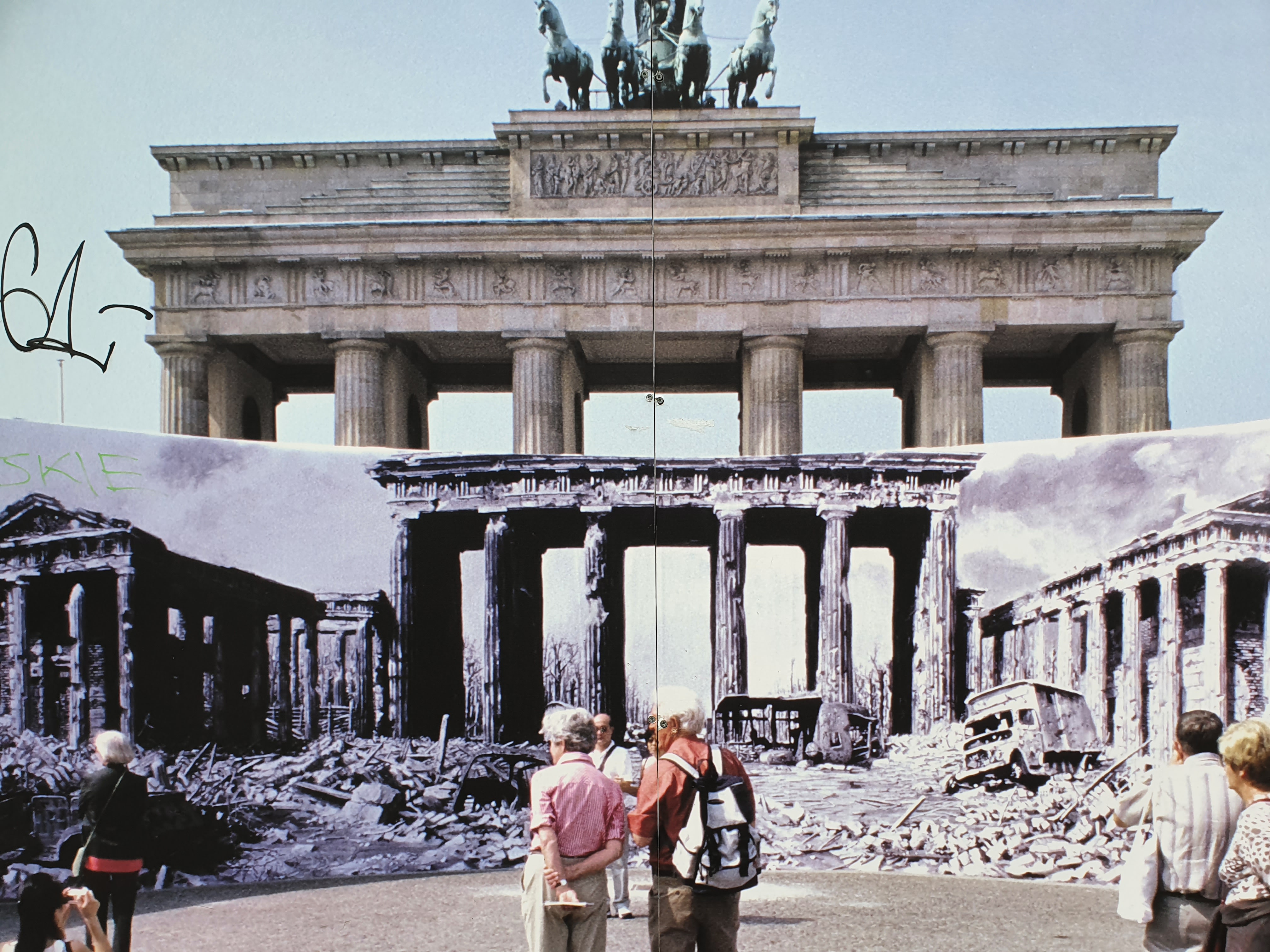 Walk from the Brandenburg Gate to the Berlin Wall - live online tour ...