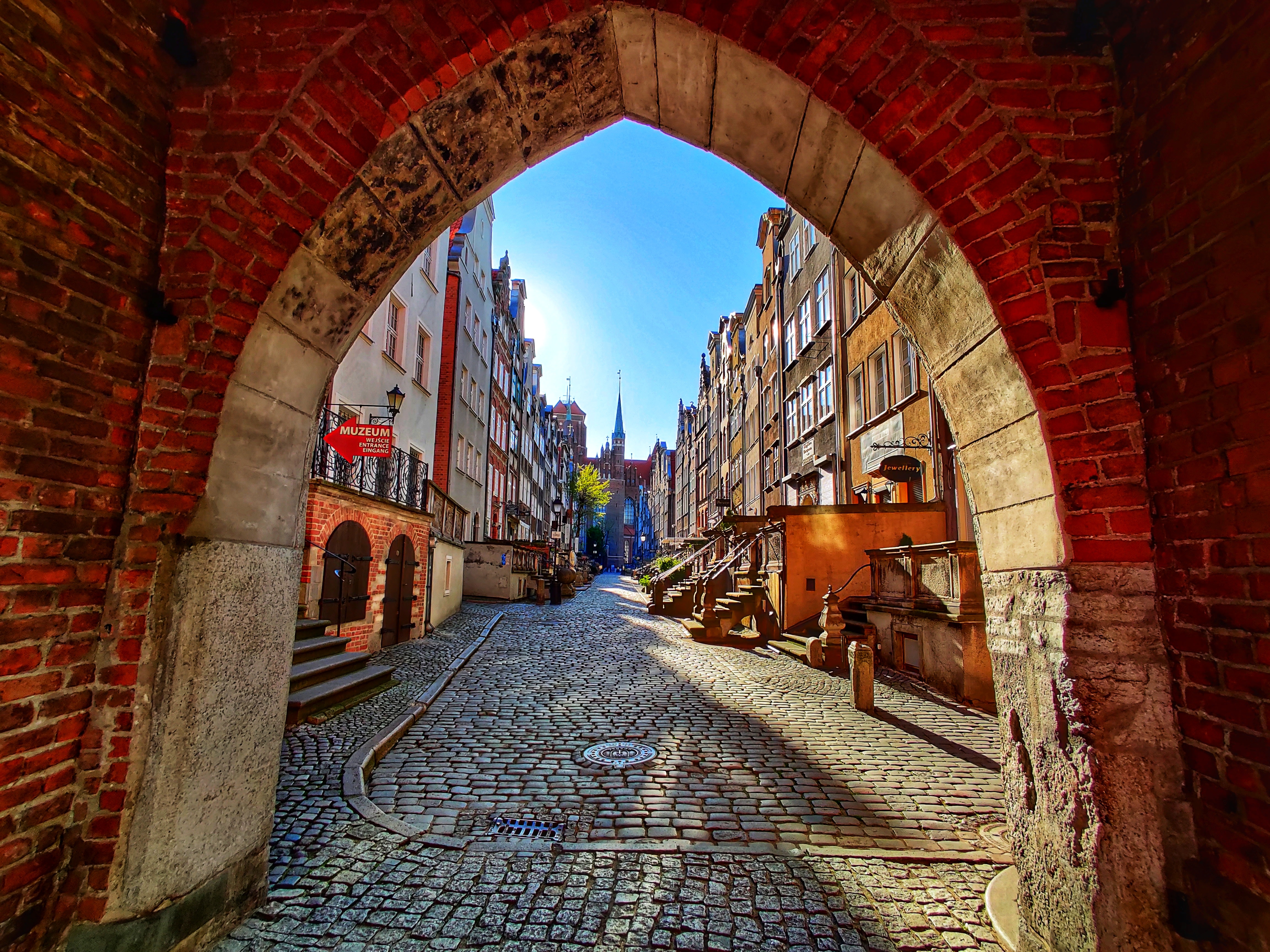 Walk about in beautiful Old Town Gdansk - live online tour from Gdansk