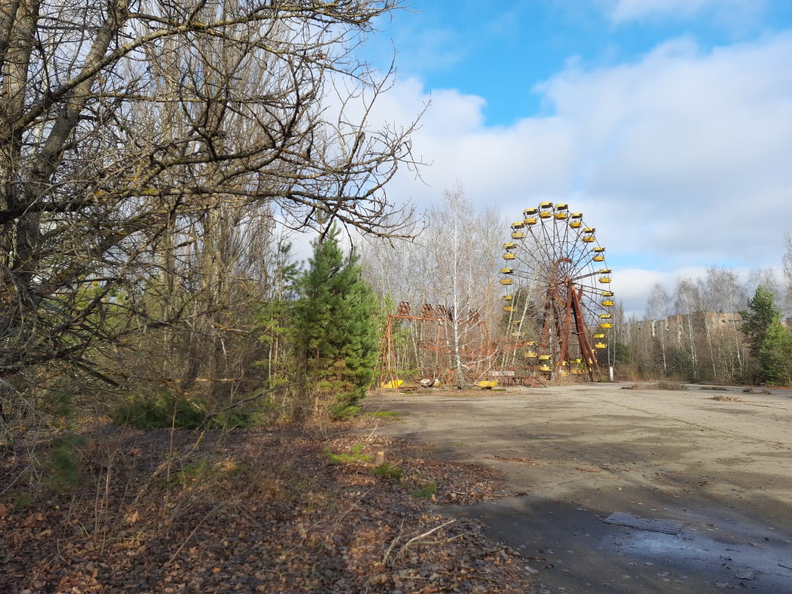 Walk around Chernobyl and learn about the worst nuclear disaster in ...
