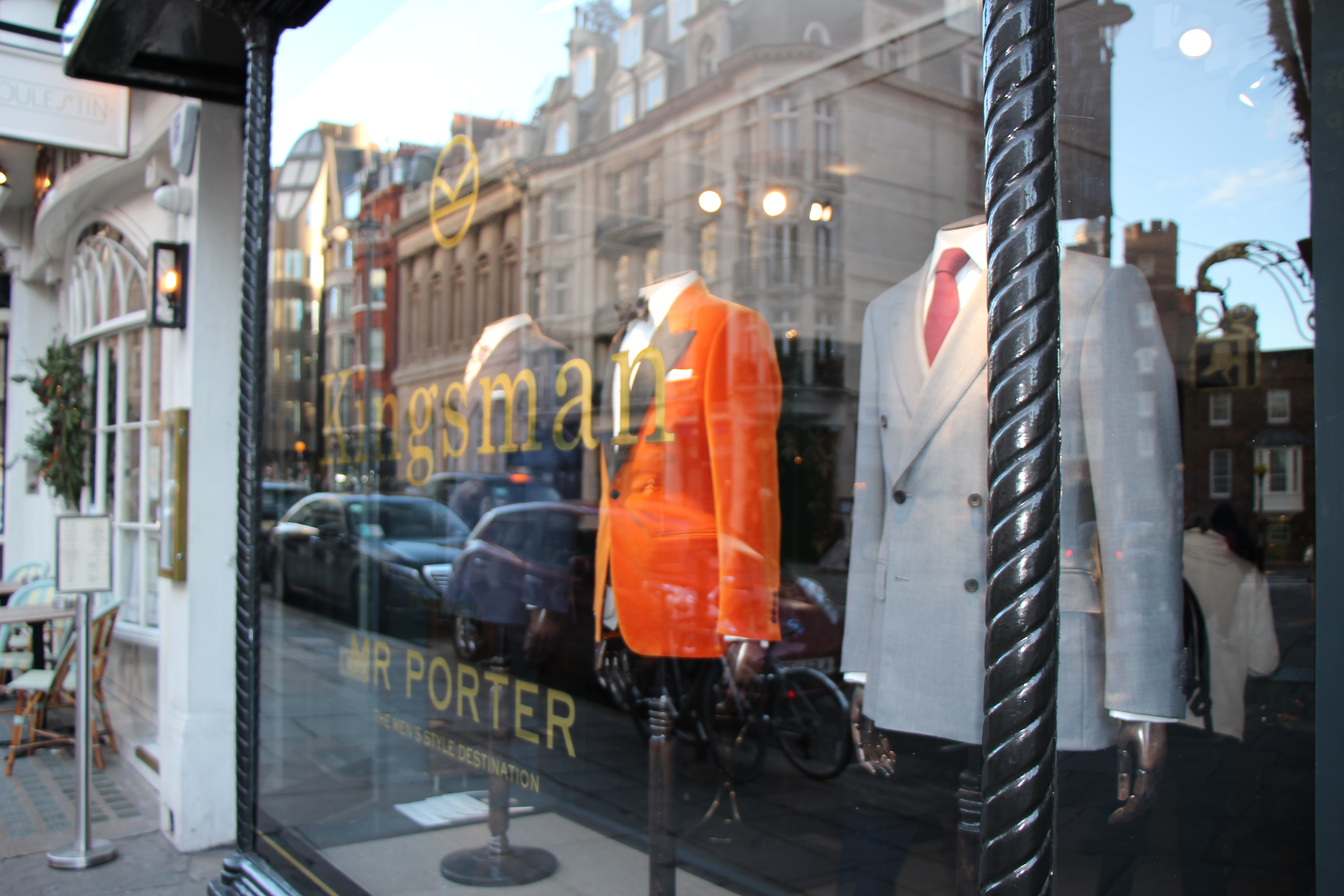 Explore Kingsman Filming Locations in a Black Taxi - live online tour ...