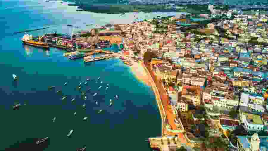 10-Day Zanzibar Beach and Northern Tanzania Wildlife Safari