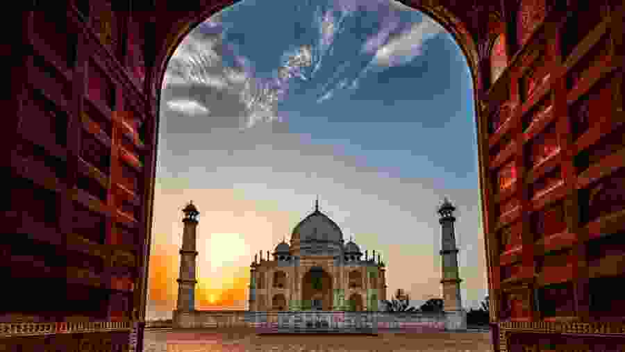 6-Day Golden Triangle and Udaipur Tour Covering Delhi, Agra and Jaipur