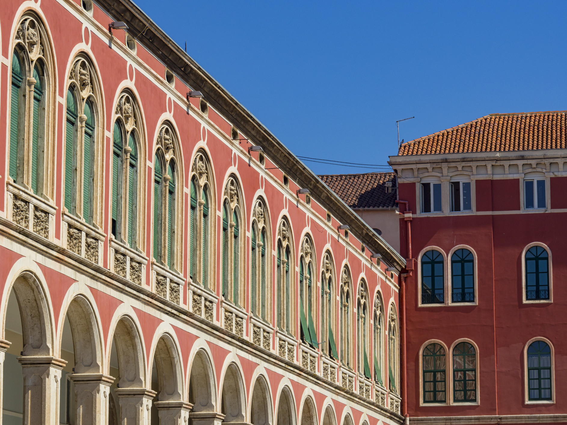 Republic Square Split, Split