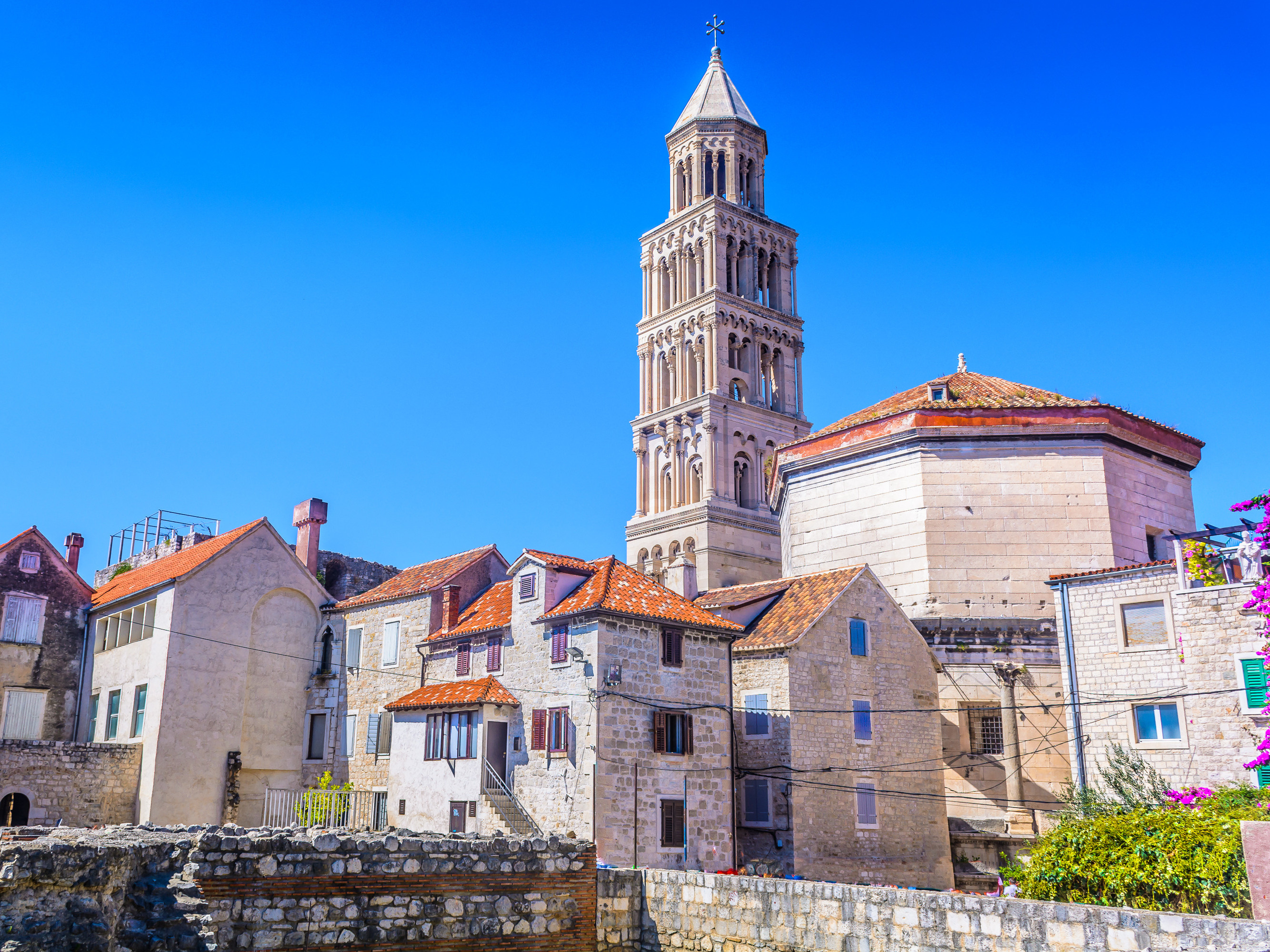 Split Sign | Split Private Tours | Travel Curious