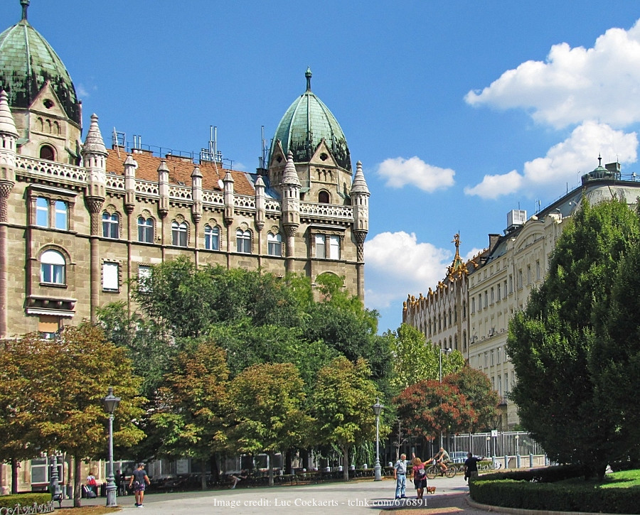 Liberty Square | Budapest Private Tours | Travel Curious