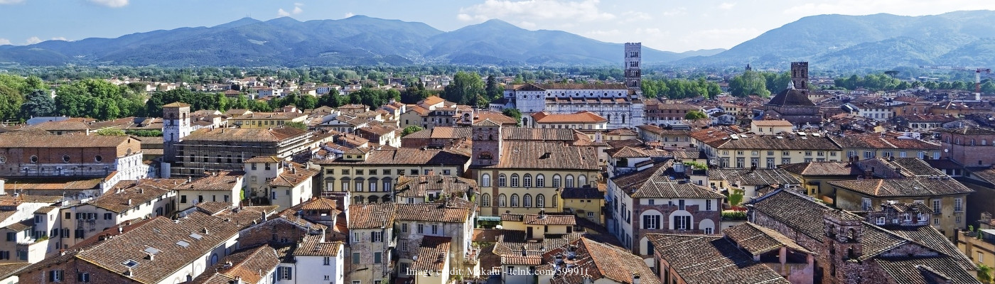 The Walled City of Lucca: Private Day Trip from Florence by Train