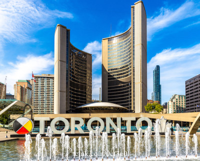 Toronto Old City Hall | Toronto Private Tours | Travel Curious