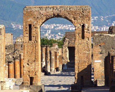 Explore the Ancient City of Pompeii Ruins: Small Group Tour