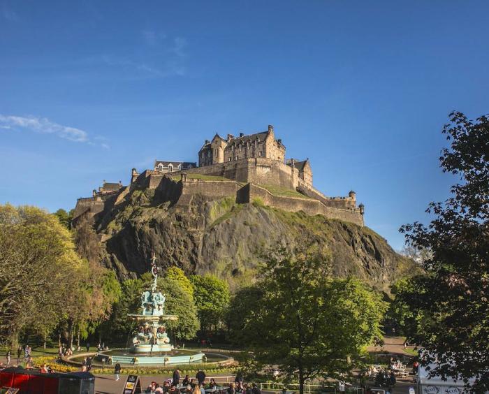 Edinburgh Castle Express Guided Tour with Entry Ticket