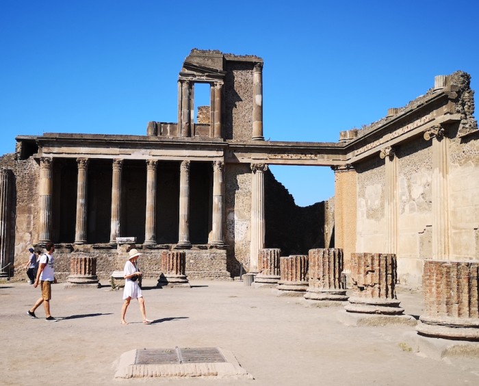 Skip-the-Line Private Pompeii Tour for Kids with an Archaeologist