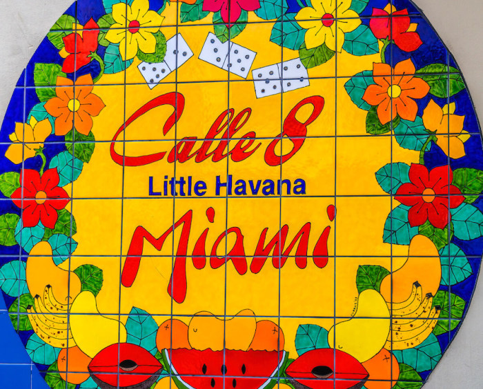 50ft Luxury Yacht Tour in Miami Beach Captain, Fun & Party!