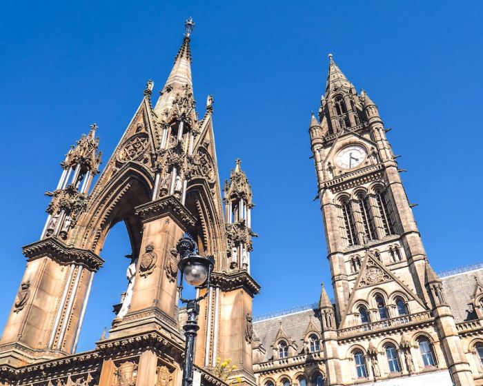 A Taste of Manchester's Cottonopolis with Meals, Drinks and Guide