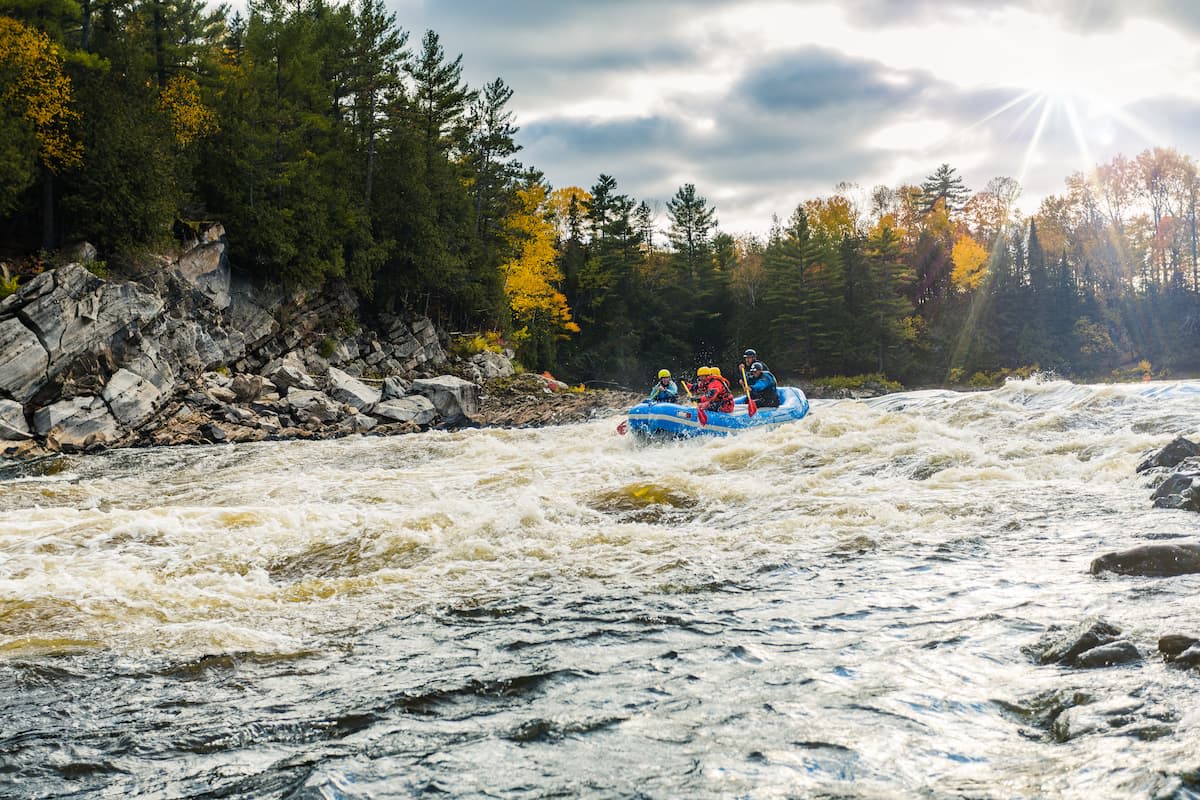 Tackling the rapids with Rafting Momentum! - Tourisme Outaouais