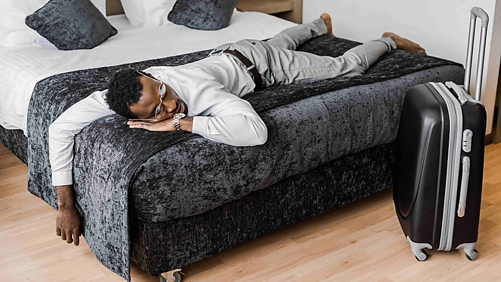 HOW TO DEAL WITH JET LAG | Travelbeta Blog