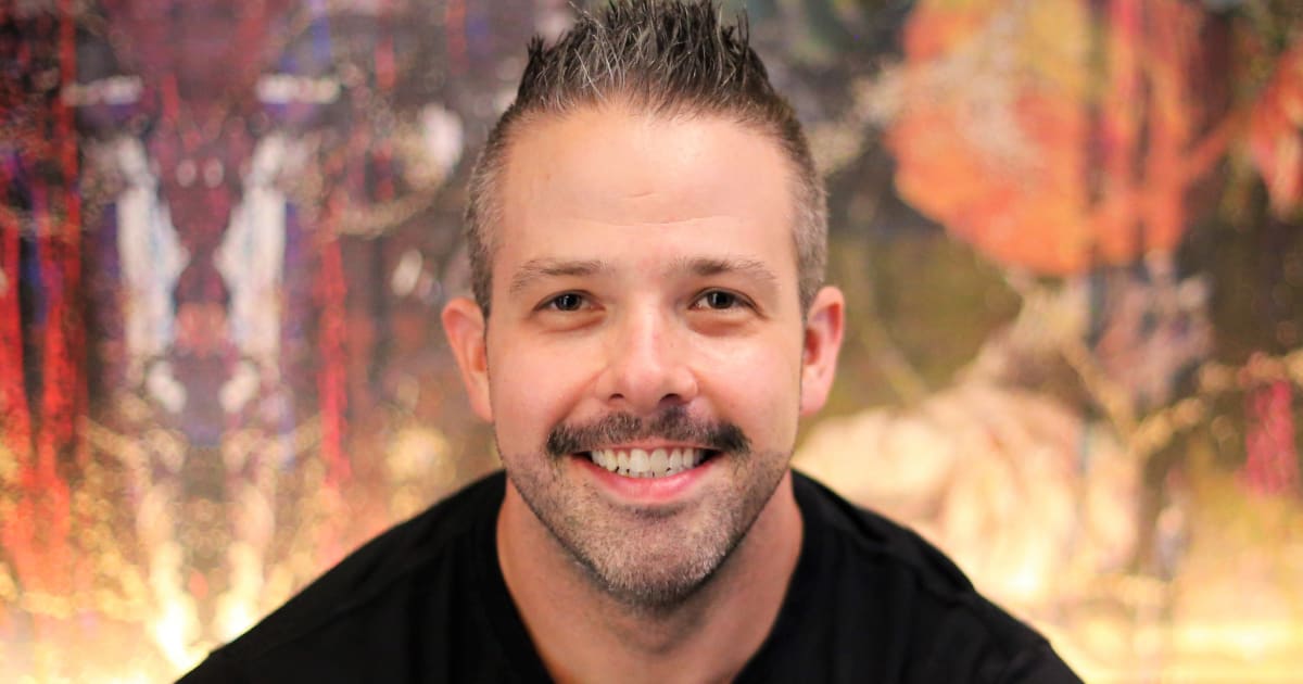 Nick Ellis | Travel Massive