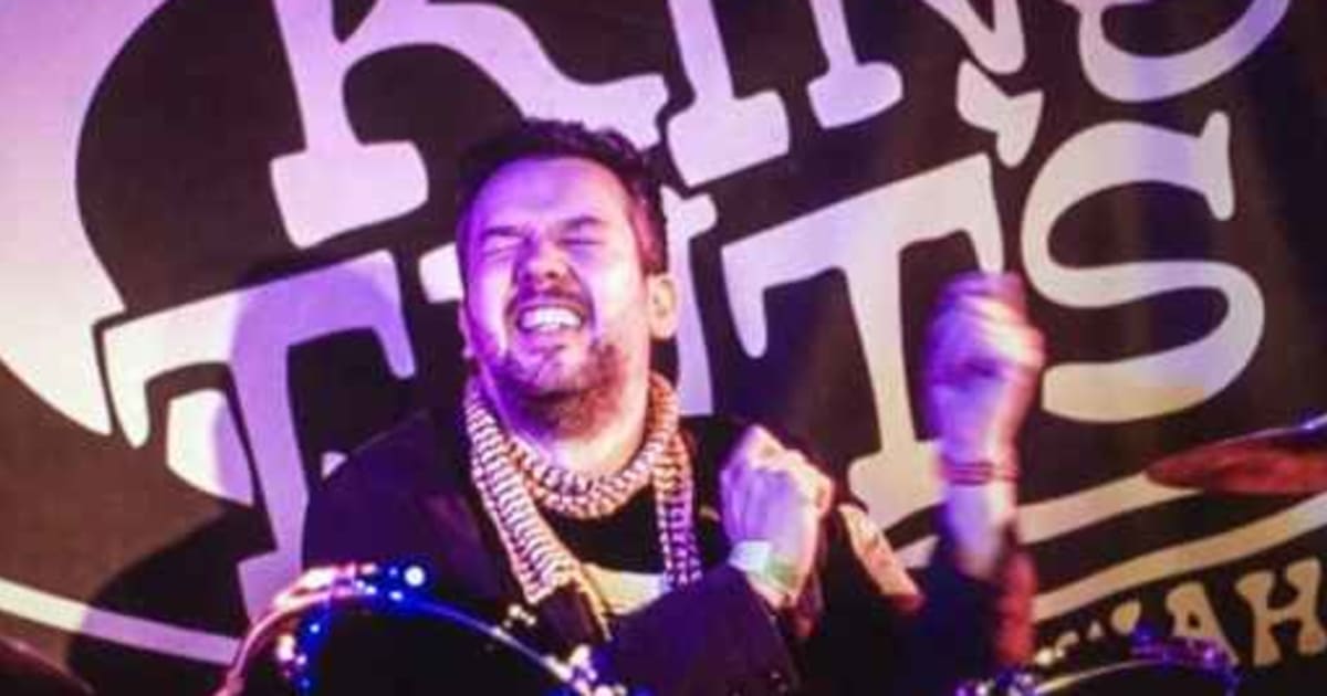 Peter Griffiths | Travel Massive