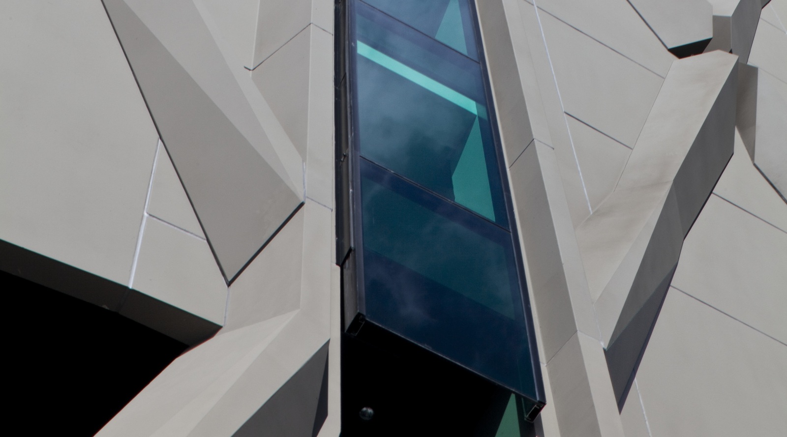 Multifaceted Novotel Auckland - GRC cladding by… | Trends