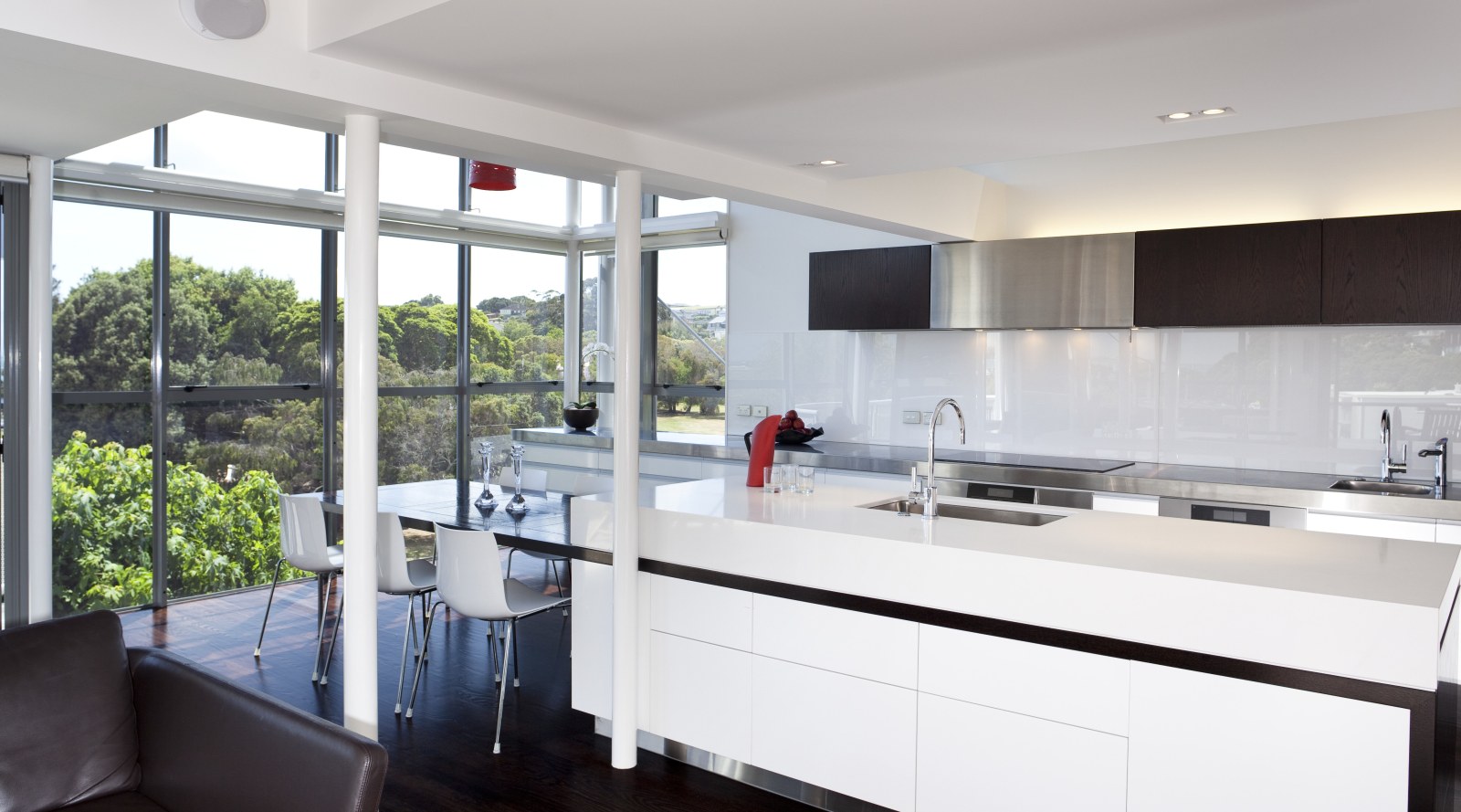 Penthouse apartment kitchen by Leuschke Kahn… | Trends