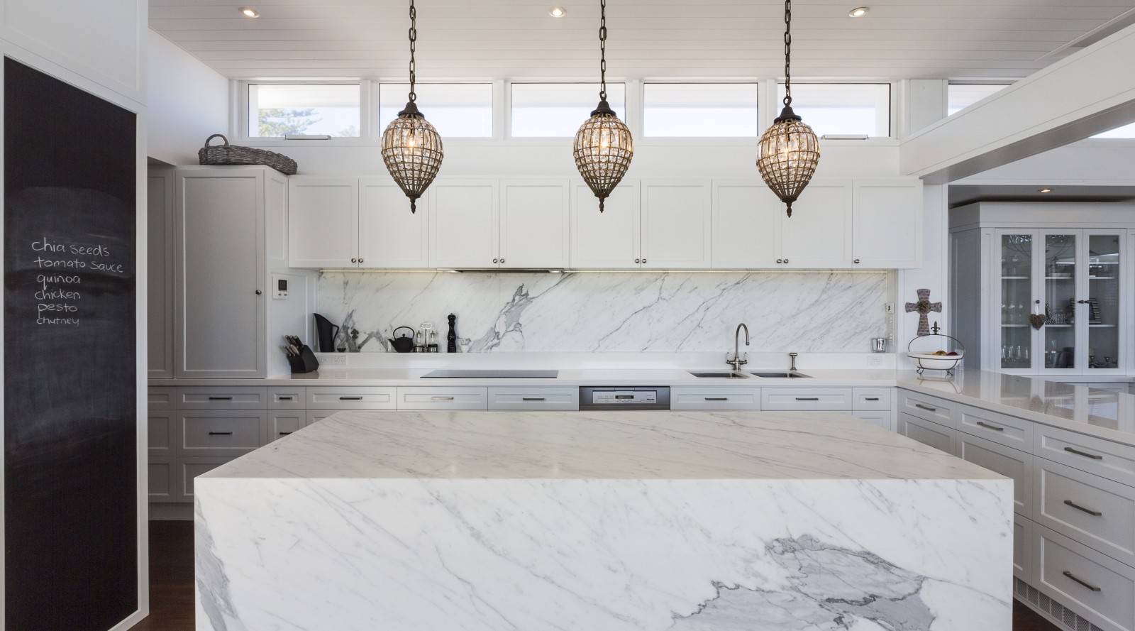 This new beachfront house is reminiscent of the… | Trends