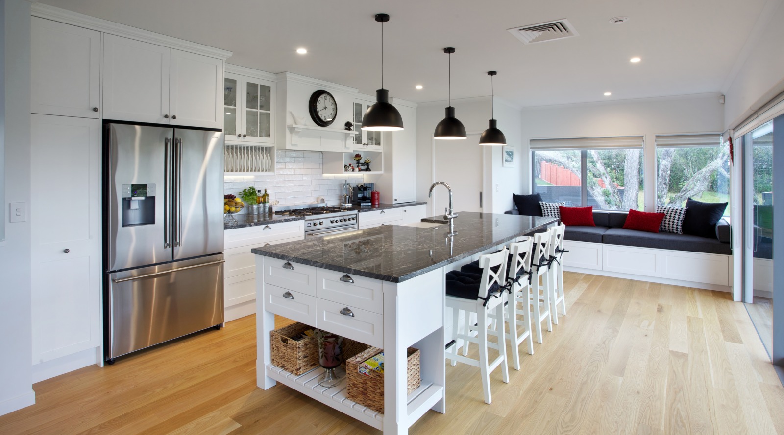 Traditional kitchen by Colleen Holder with Smeg… | Trends