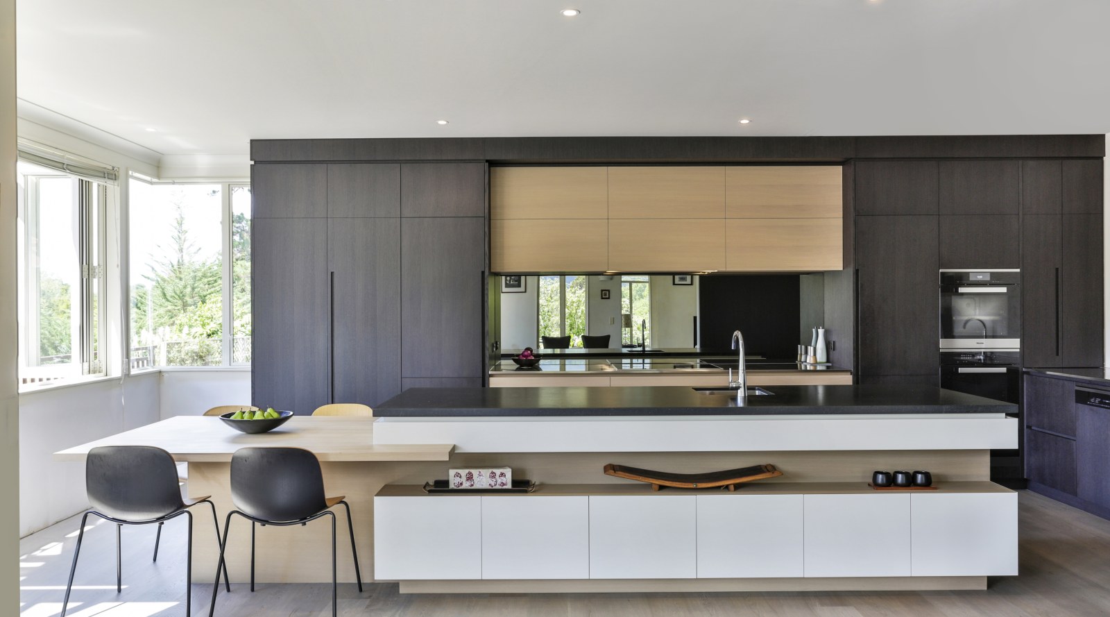 This kitchen combines flair and versatility | Trends