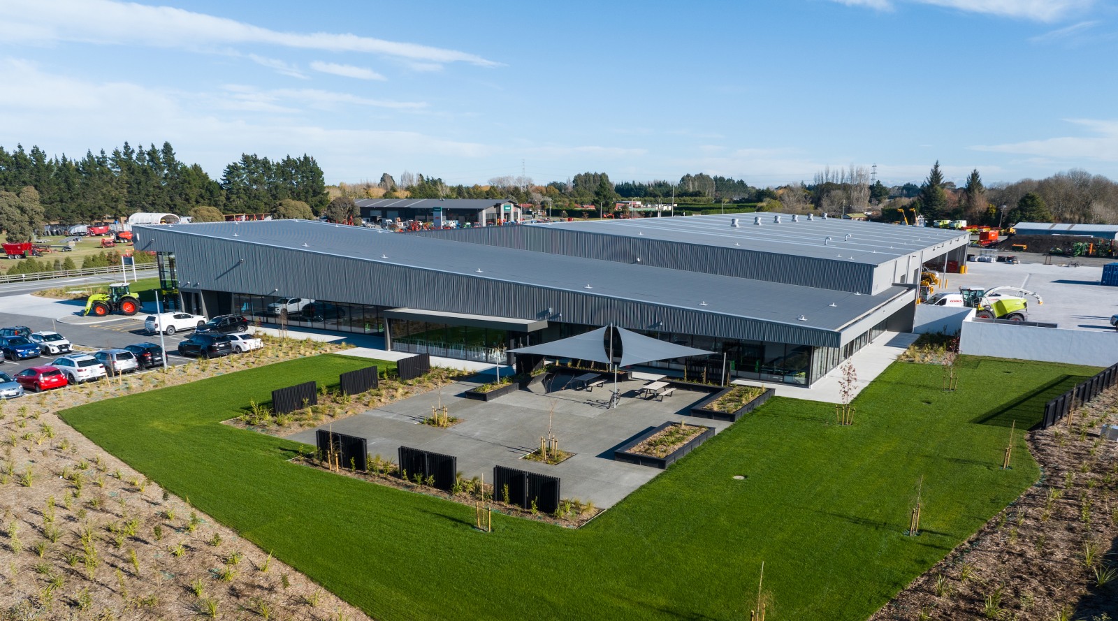 Warm Roof & Cladding for a Commercial Hub | Trends