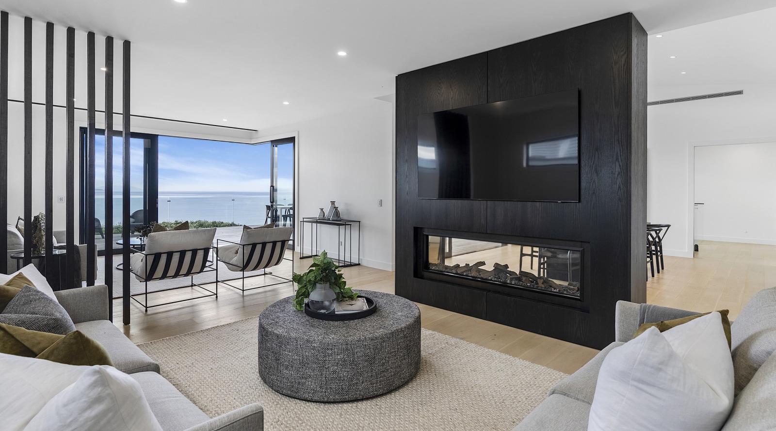 Black & White Bliss: Modern Interior Captures… | Trends