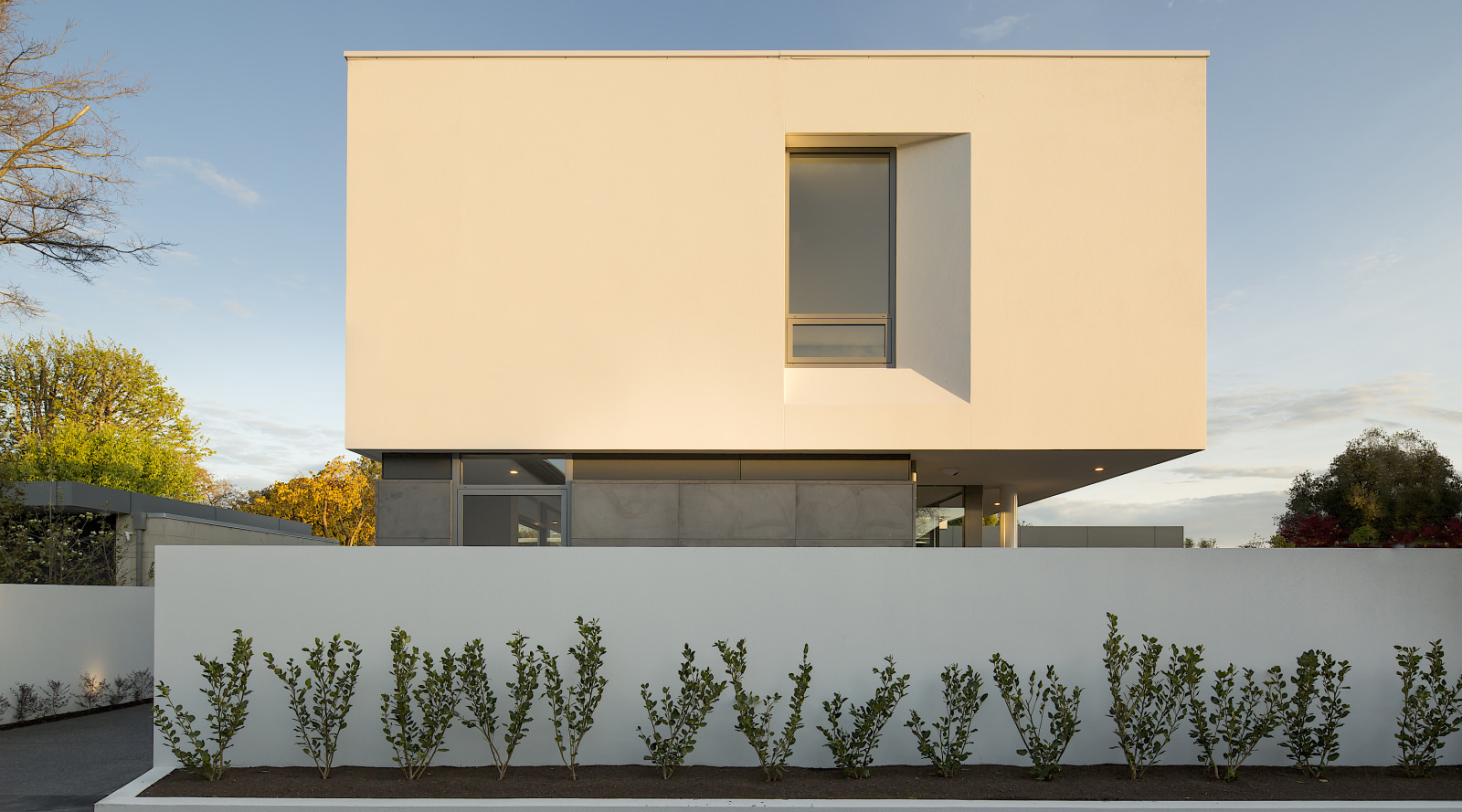 Less south-side window, more warmth – less glass… | Trends