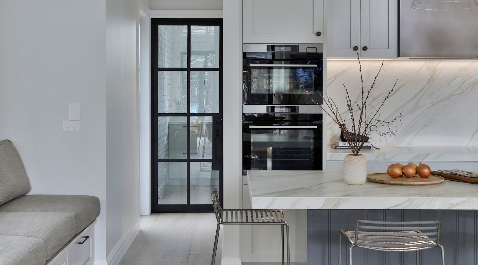 Dramatic exit | Trends