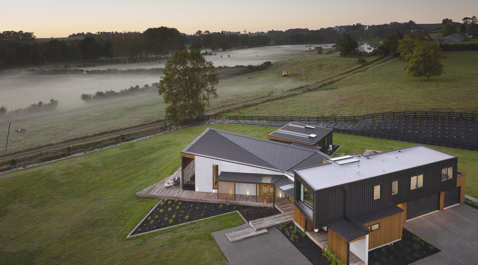 Award-winning rural home design with earthy palette | Trends