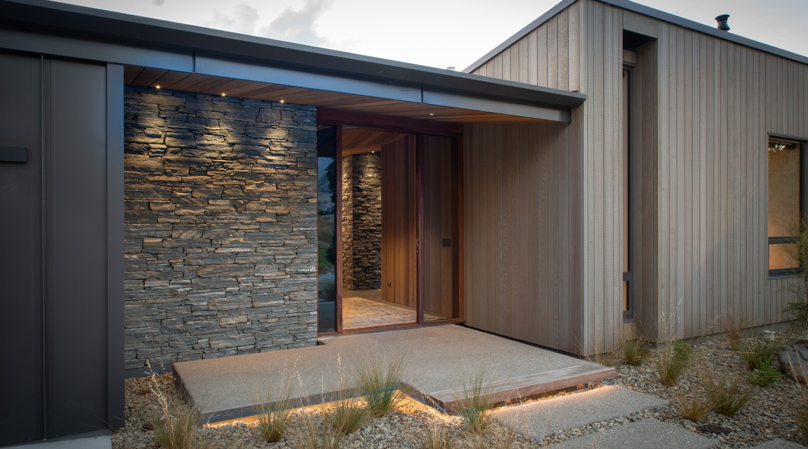 Making an entrance – schist cladding | Trends