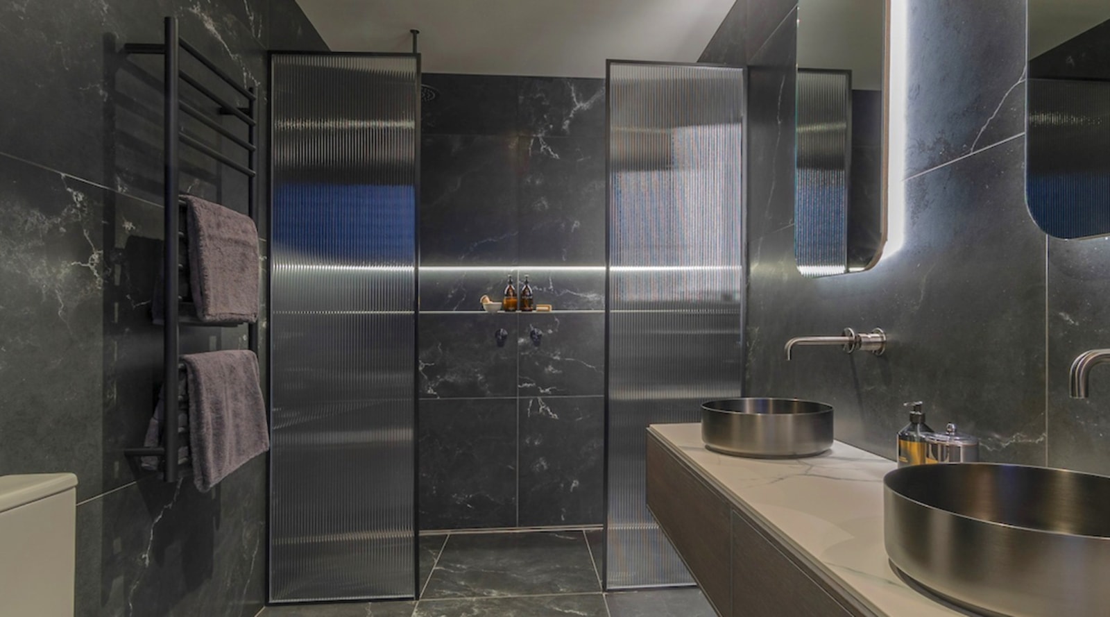 Textured glass shower stall brings privacy and… | Trends