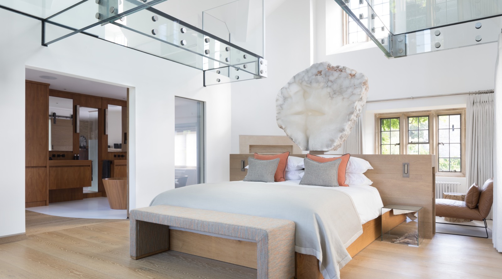 High-end luxury master suite | Trends