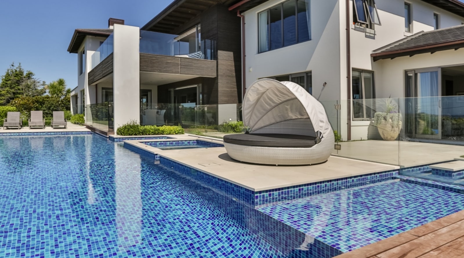 6 good reasons to choose a Master Pool Builder | Trends