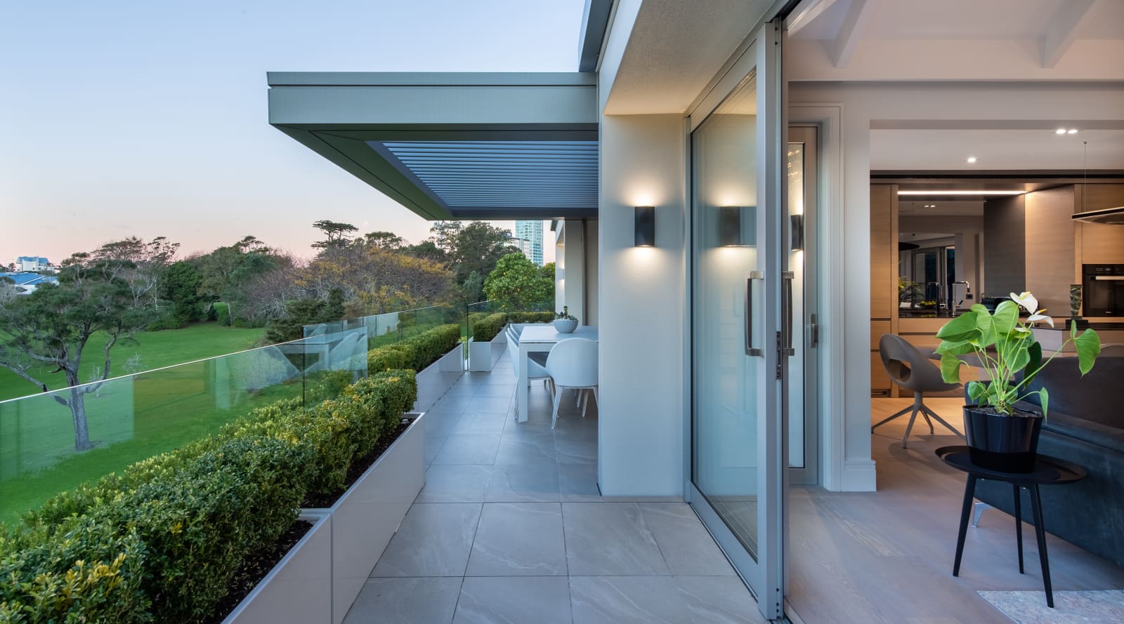 Operable roof optimises deck use | Trends