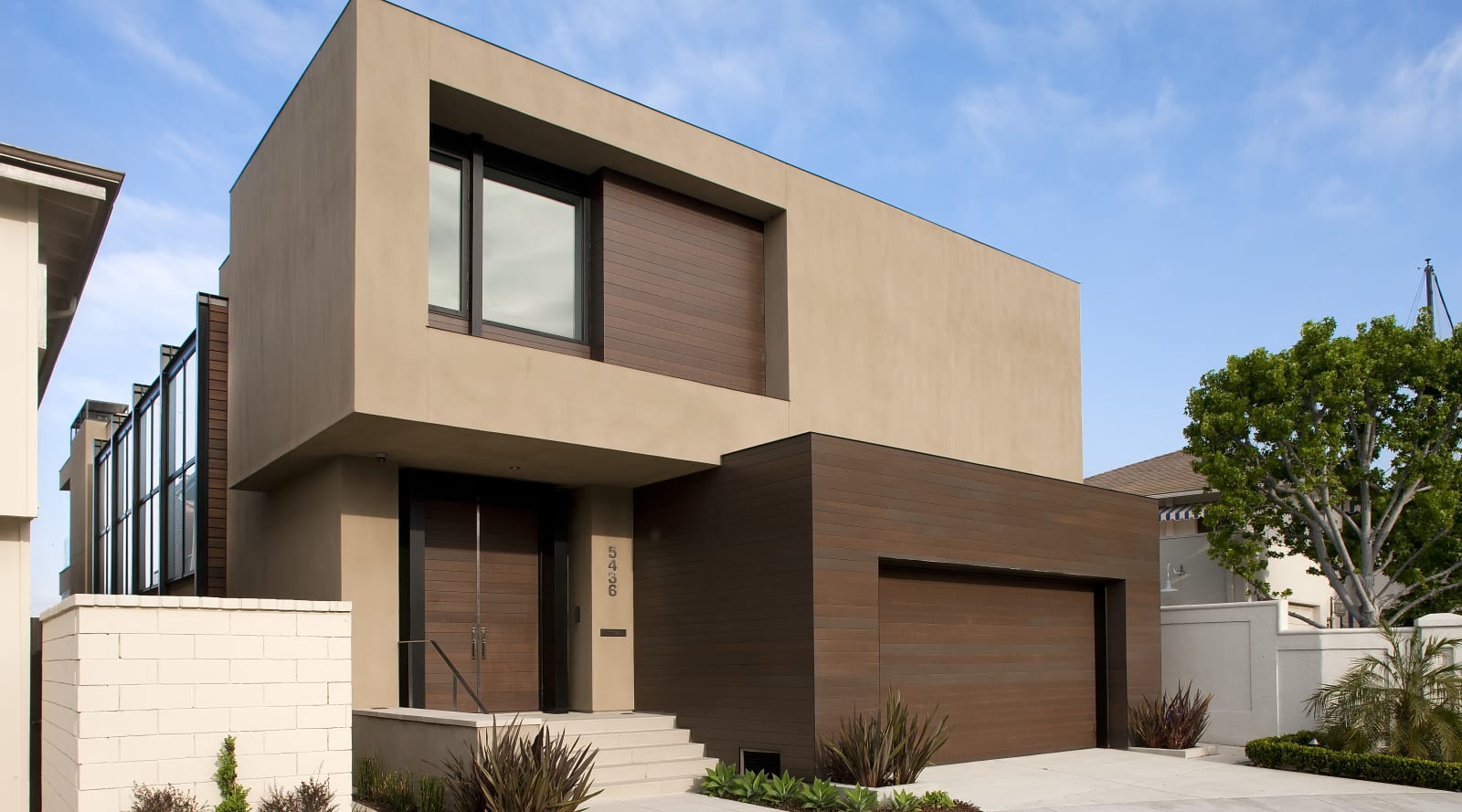 Contemporary new house with intersecting geometric… | Trends
