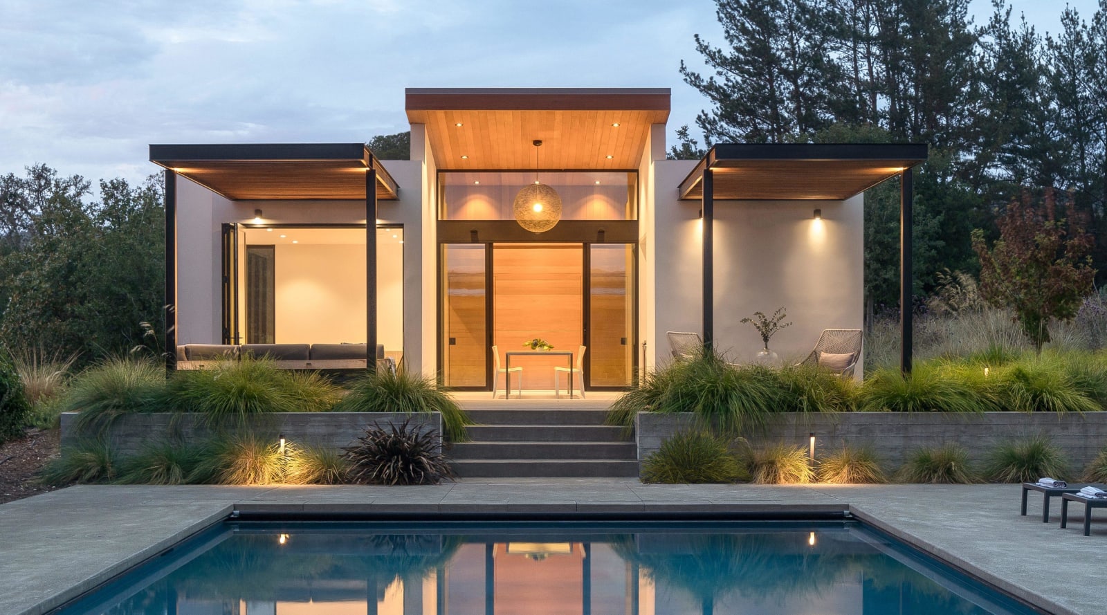 Pool house with multiple features | Trends