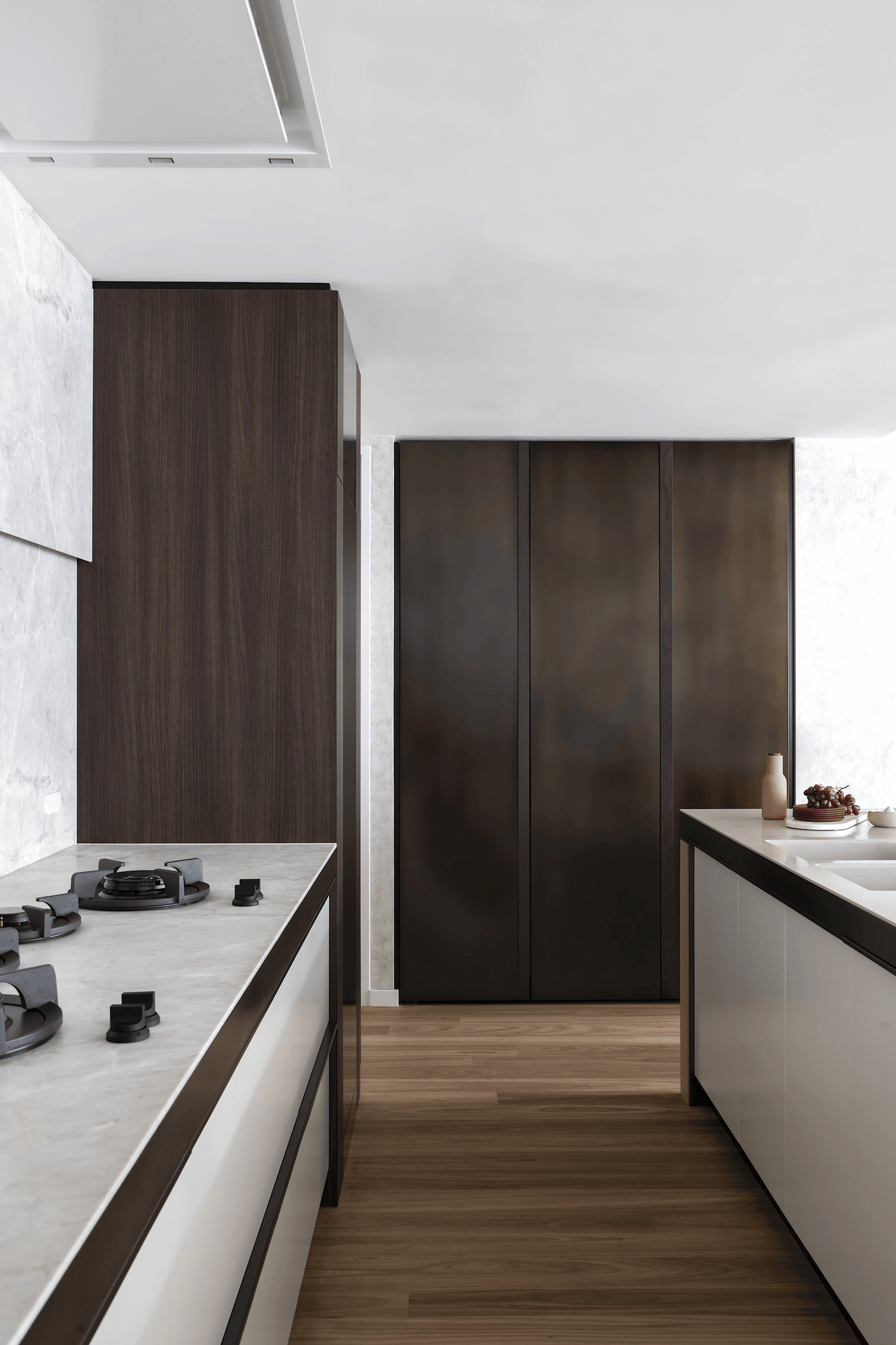 Bespoke Kitchen: Liquid Metal & Opulent Stone | Trends