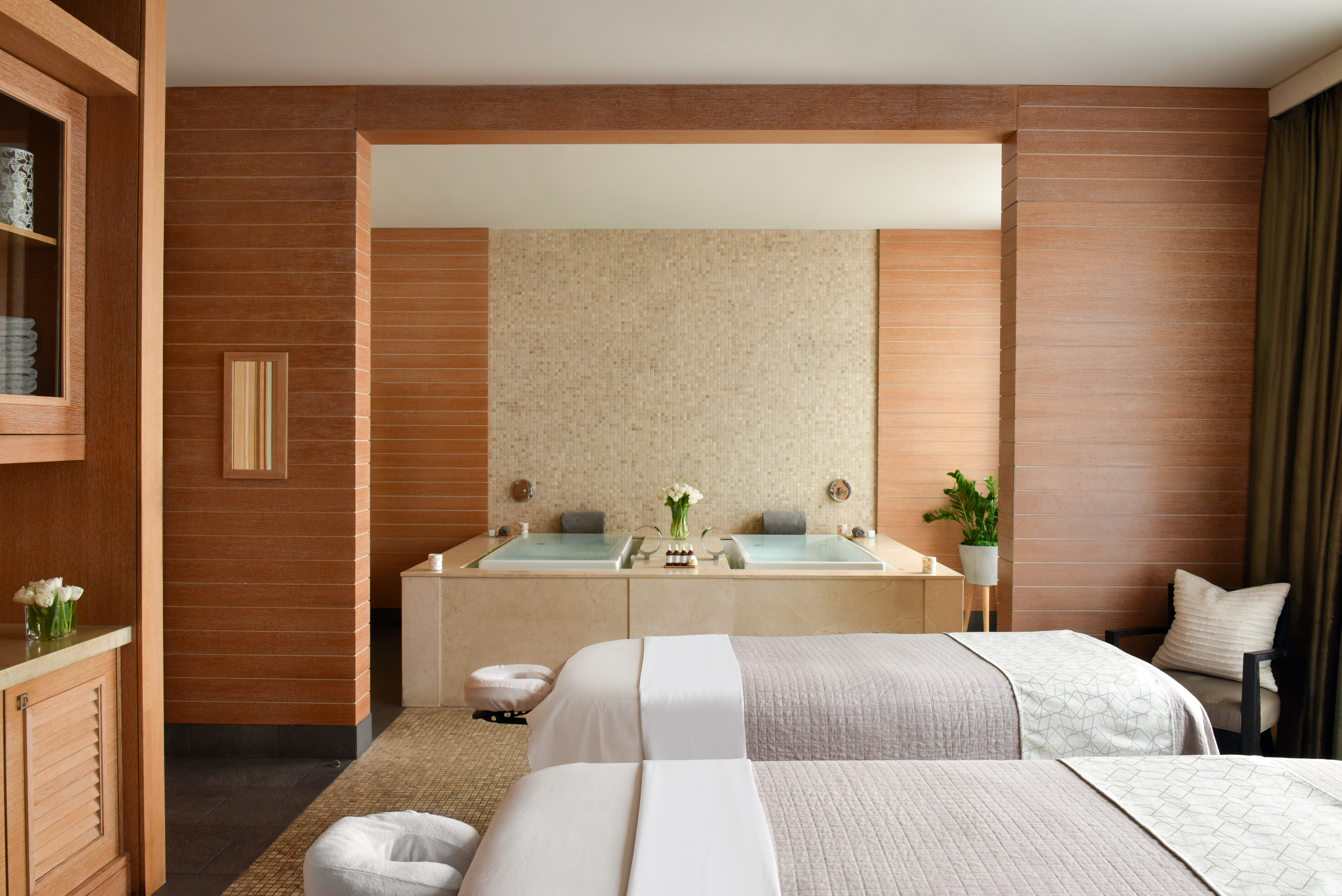 5-Star Chicago Hotel | Luxury Hotel in Downtown Chicago