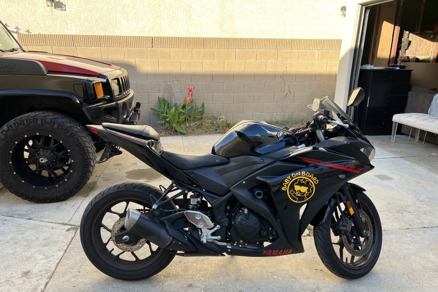 2015 Yamaha YZF-R3 Motorcycle Rental in Seattle, WA m-923xnxe