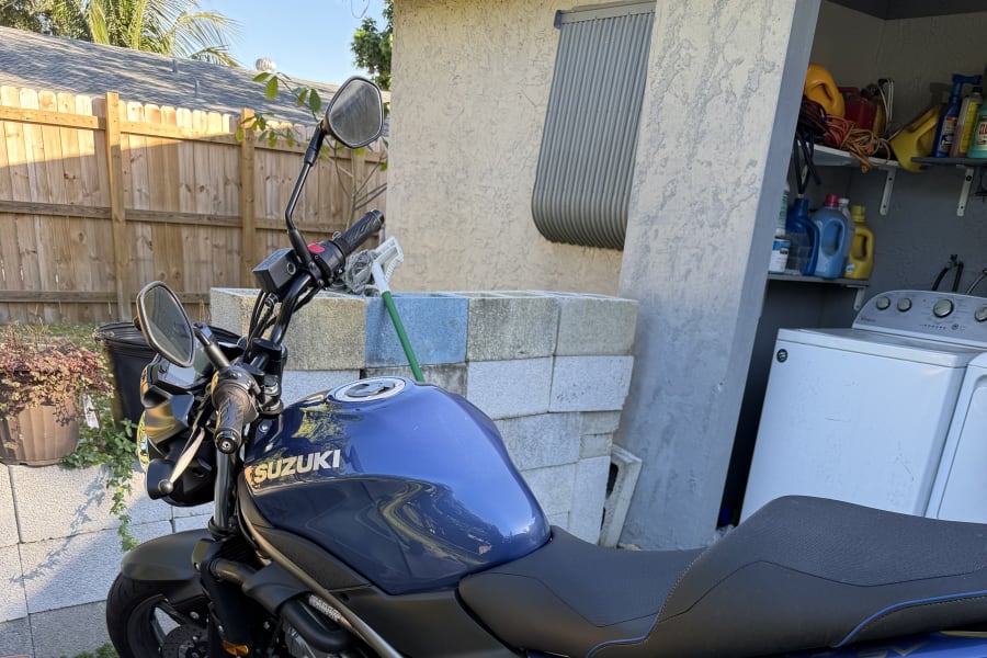 2023 Suzuki SV650 Motorcycle Rental in Davie, FL m-erw6dw9