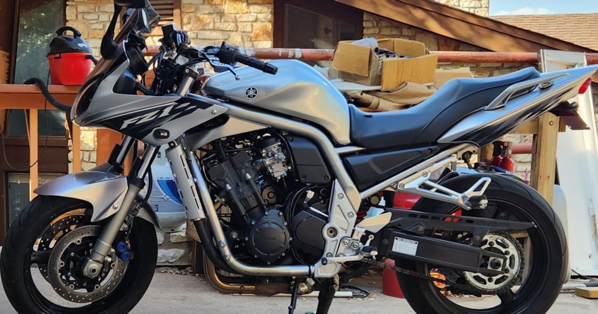 2005 Yamaha FZ1 Motorcycle Rental in Spicewood, TX m-e8kngd9