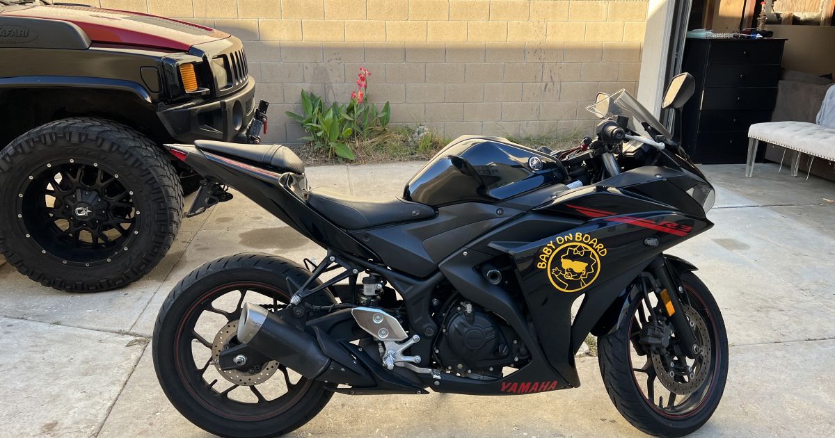 2015 Yamaha YZF-R3 Motorcycle Rental in Seattle, WA m-923xnxe