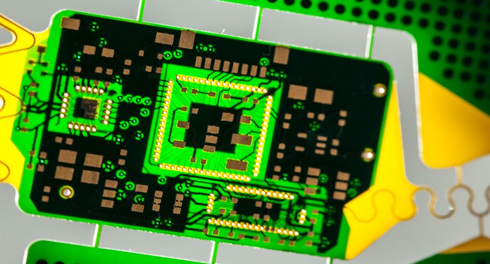 Ultra-thin, flexible chip package with fan-in/out re-distribution layer ...